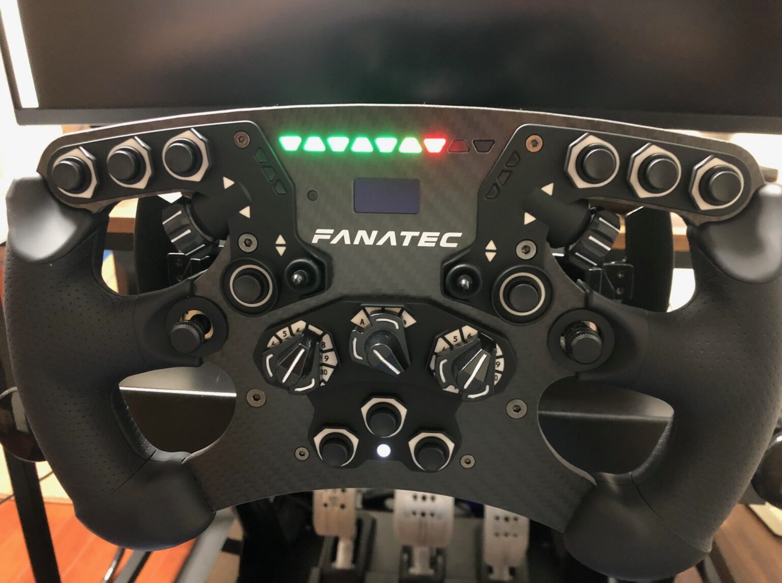 『Fanatec CLUBSPORTS STEERING WHEEL FORMULA V2.5』購入＆取付！ - みなもブログ